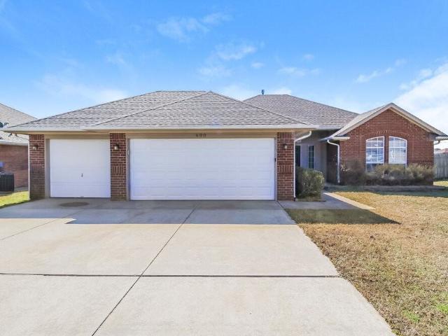 3 Bedroom Home for Rent at 600 Ne 20th St, Moore, OK 73160