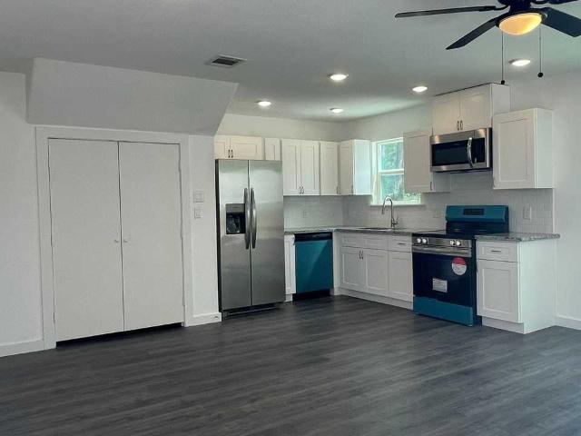 3 Bedroom Home for Rent at 6013 Wedgefield Street #A, Houston, TX 77028 Settagast
