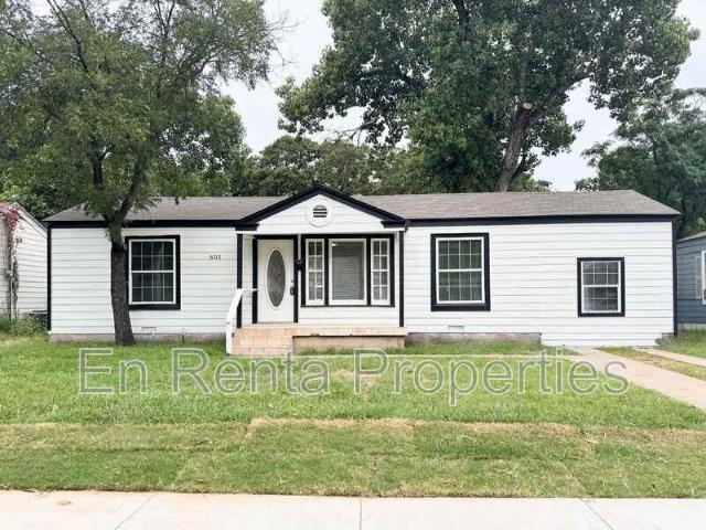 3 Bedroom Home for Rent at 601 W Beach St, Ft Worth, TX 76111