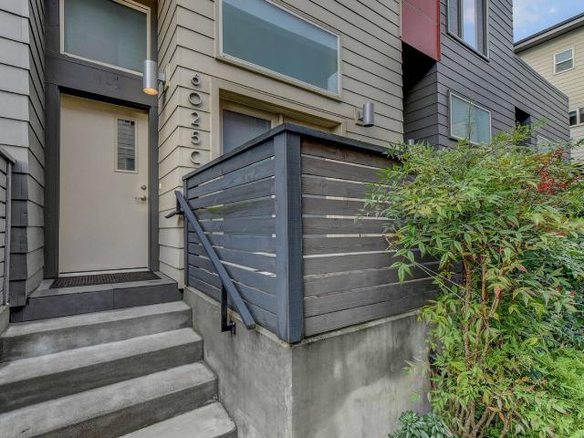3 Bedroom Home for Rent at 6025 California Ave Sw Apt C, Seattle, WA 98136 Seaview