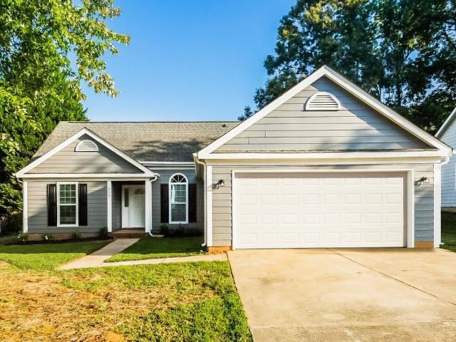3 Bedroom Home for Rent at 6115 Sunstone Dr, Charlotte, NC 28269 Hamilton Circle
