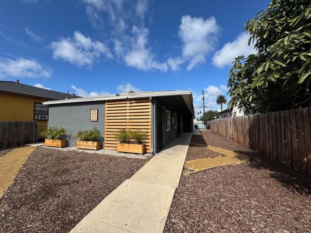 3 Bedroom Home for Rent at 611 1/2 W Imperial Hwy, Los Angeles, CA 90044 Harbor Gateway North