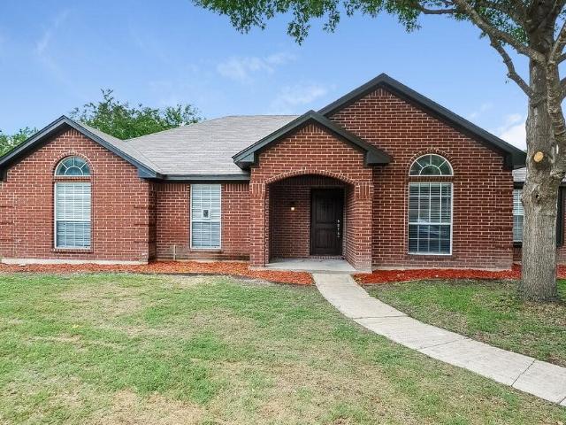 3 Bedroom Home for Rent at 611 Inglewood Ct, Desoto, TX 75115
