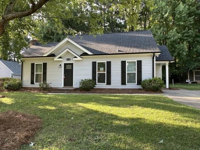 3 Bedroom Home for Rent at 6135 Sunbridge Ct, Charlotte, NC 28269 Hamilton Circle