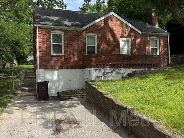 3 Bedroom Home for Rent at 6170 Emerald Ave, Ferguson, MO 63135 Ferguson
