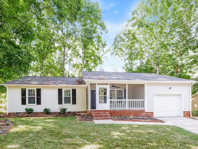 3 Bedroom Home for Rent at 6226 Rockshire Dr, Charlotte, NC 28227 Hickory Ridge