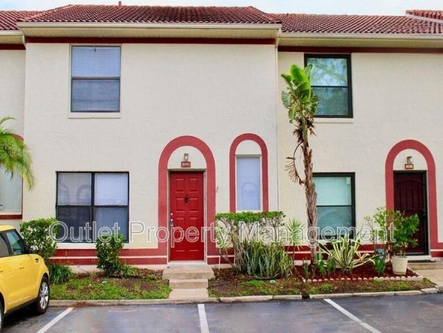 3 Bedroom Home for Rent at 6291 Arlington Ct #215, Orlando, FL 32807 Engelwood Park