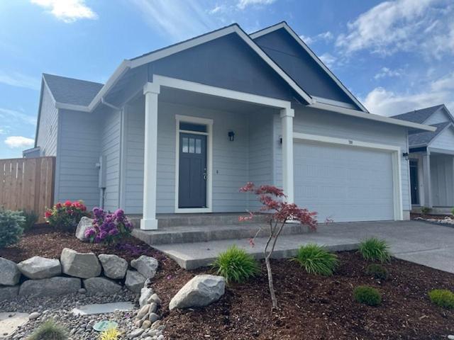 3 Bedroom Home for Rent at 701 701 Tigerlily St, Silverton, OR 97381
