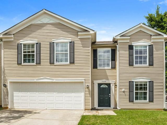 3 Bedroom Home for Rent at 7029 Maple Park Ln, Charlotte, NC 28269 West Sugar Creek