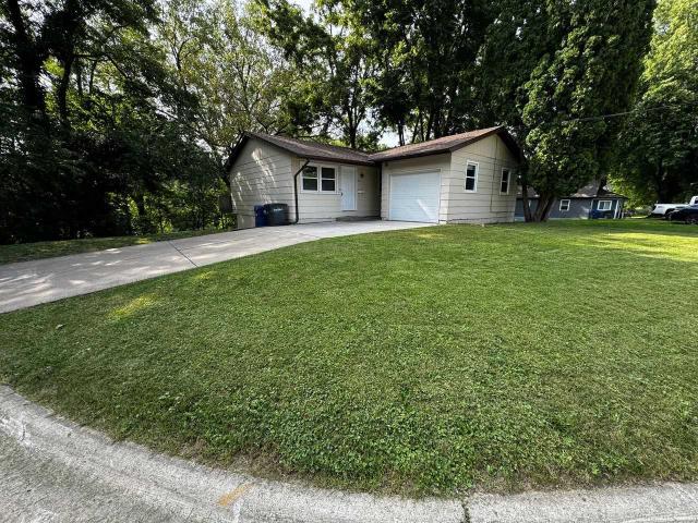 3 Bedroom Home for Rent at 702 30th St, Bettendorf, IA 52722 Stensvad District