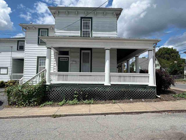 3 Bedroom Home for Rent at 702 Nelson St, Staunton, VA 24401