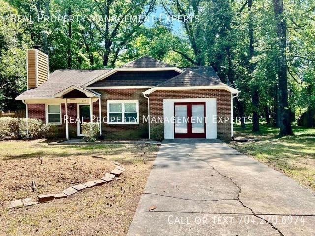 3 Bedroom Home for Rent at 723 Cricketwood Ln, Charlotte, NC 28215 Eastway