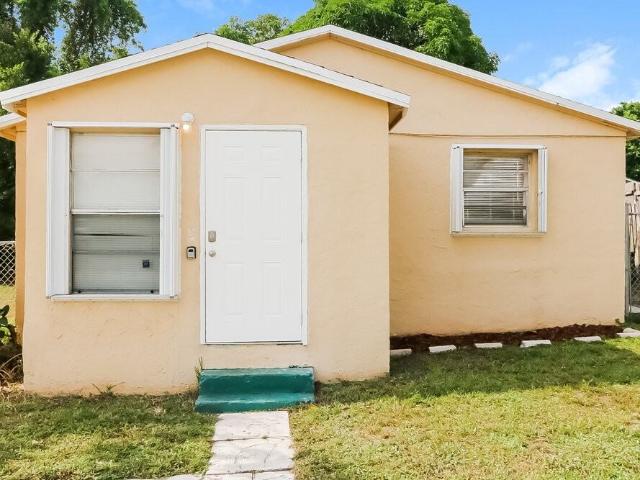 3 Bedroom Home for Rent at 725 W 6th St, Riviera Beach, FL 33404