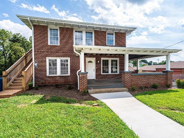 3 Bedroom Home for Rent at 741 1st Ave Sw #2, Hickory, NC 28602 Green Park
