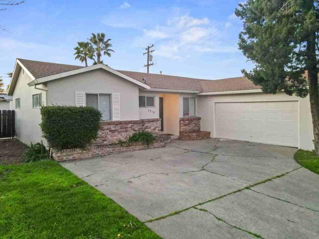 3 Bedroom Home for Rent at 7719 Alexandria Pl, Lincoln Village, CA 95207 Lakeview