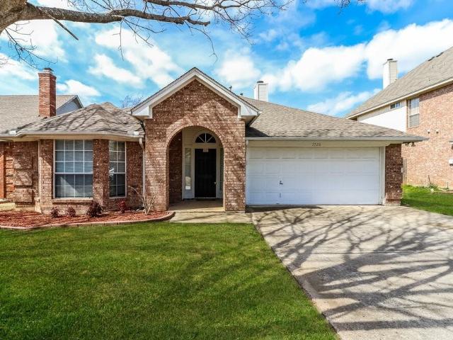 3 Bedroom Home for Rent at 7728 Blossom Dr, Fort Worth, TX 76133 Meadows Of Candleridge