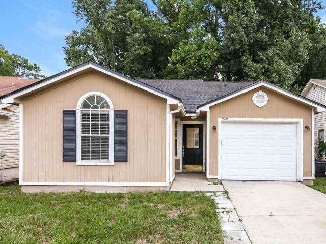 3 Bedroom Home for Rent at 7862 Aquarius Cir S, Jacksonville, FL 32216 Holiday Hill