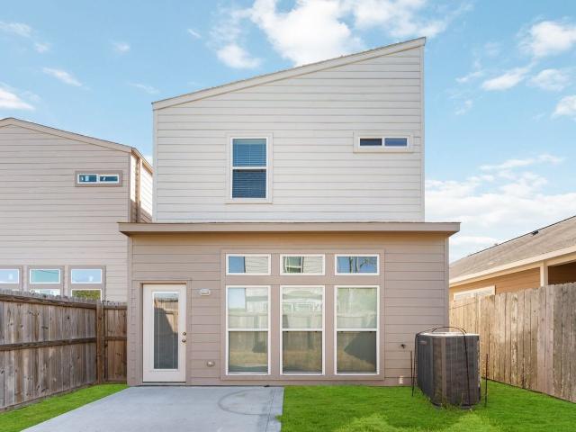 3 Bedroom Home for Rent at 7902B Parnell St, Houston, TX 77051 Sunnyside