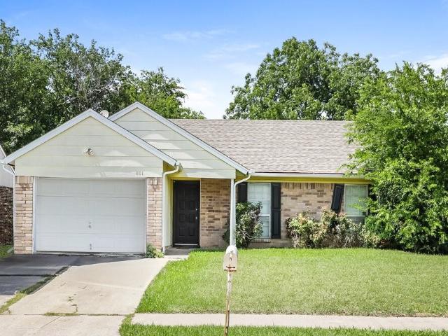 3 Bedroom Home for Rent at 801 Annapolis Dr, Arlington, TX 76017