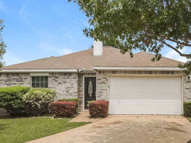 3 Bedroom Home for Rent at 813 Huddleston Ct, Seagoville, TX 75159