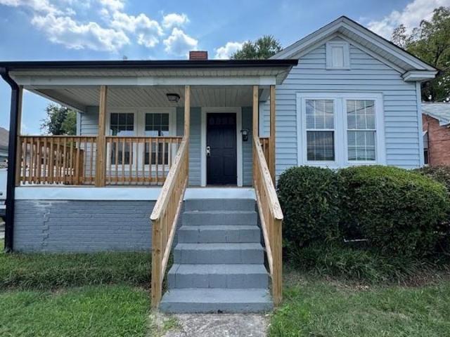 3 Bedroom Home for Rent at 818 S Benbow Rd, Greensboro, NC 27401 Logan