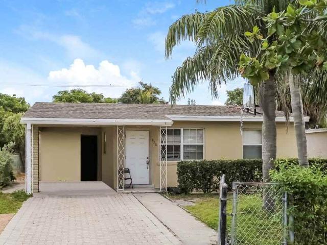 3 Bedroom Home for Rent at 826 S D St, Lake Worth, FL 33460 Genesis