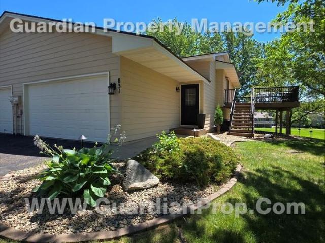 3 Bedroom Home for Rent at 831 Pontiac Ln, Chanhassen, MN 55317