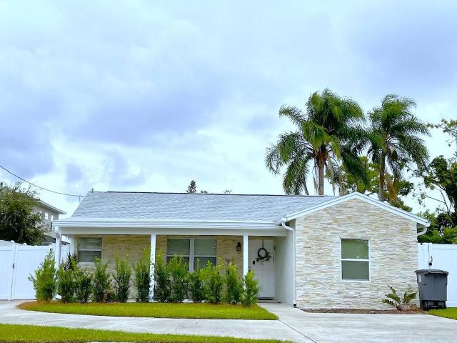 3 Bedroom Home for Rent at 850 W Canton Ave, Winter Park, FL 32789
