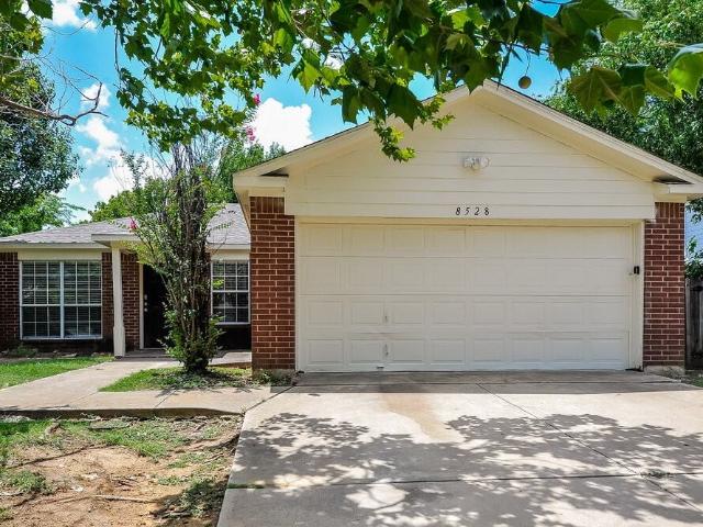 3 Bedroom Home for Rent at 8528 Gatlinburg Dr, Fort Worth, TX 76123