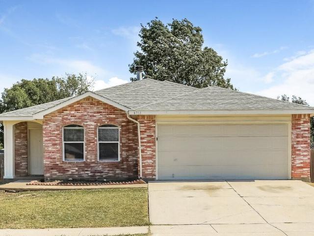 3 Bedroom Home for Rent at 8761 Stonebriar Ln, Fort Worth, TX 76123