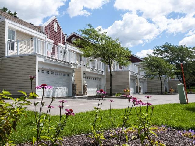 3 Bedroom Home for Rent at 897 Wescott Sq #897, Eagan, MN 55123