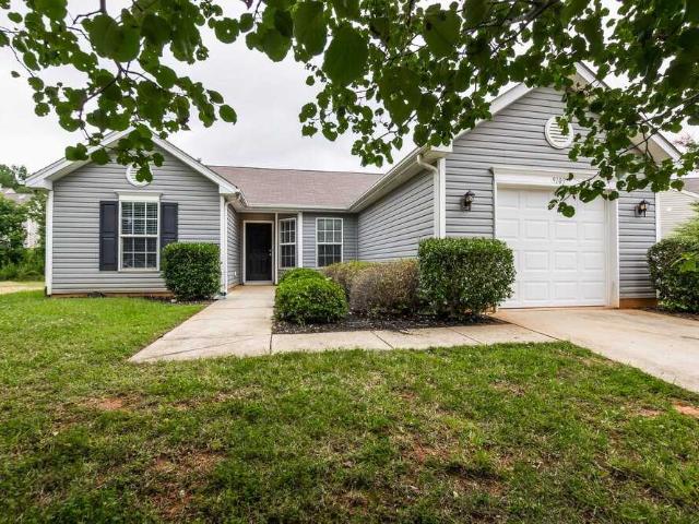 3 Bedroom Home for Rent at 9109 Munsing Dr, Charlotte, NC 28269 West Sugar Creek