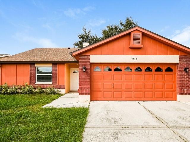 3 Bedroom Home for Rent at 914 Axlewood Cir, Brandon, FL 33511 Heather Lakes at Brandon