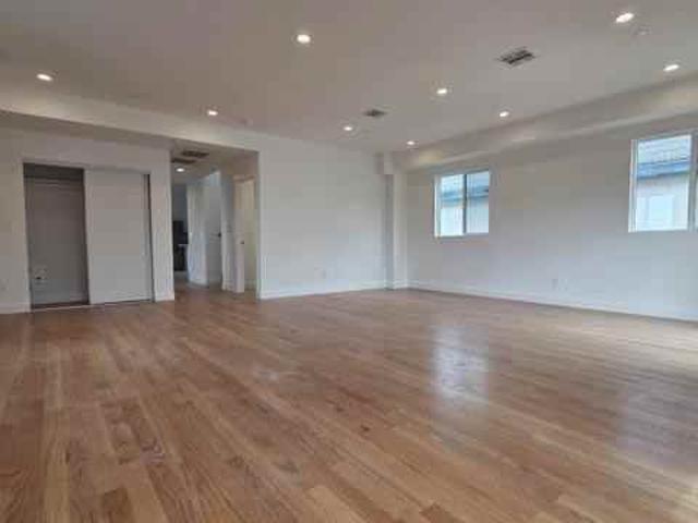 3 Bedroom Home for Rent at 915 N Ridgewood Pl, Los Angeles, CA 90038 Hollywood Studio District