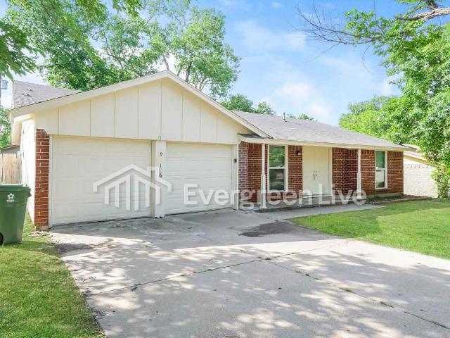 3 Bedroom Home for Rent at 916 Gettysburg Pl, Bedford, TX 76022 Bell Manor