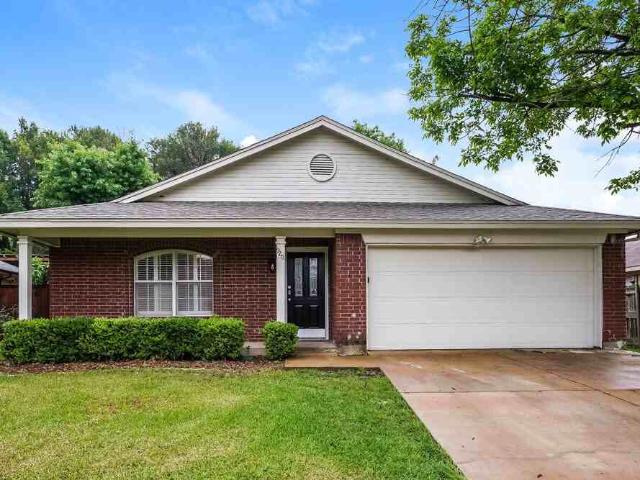 3 Bedroom Home for Rent at 920 Tennessee Trl, Arlington, TX 76017