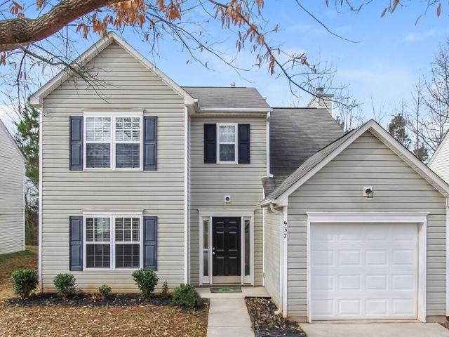 3 Bedroom Home for Rent at 937 Grass Hollow Ct, Charlotte, NC 28216 Firestone Garden Park
