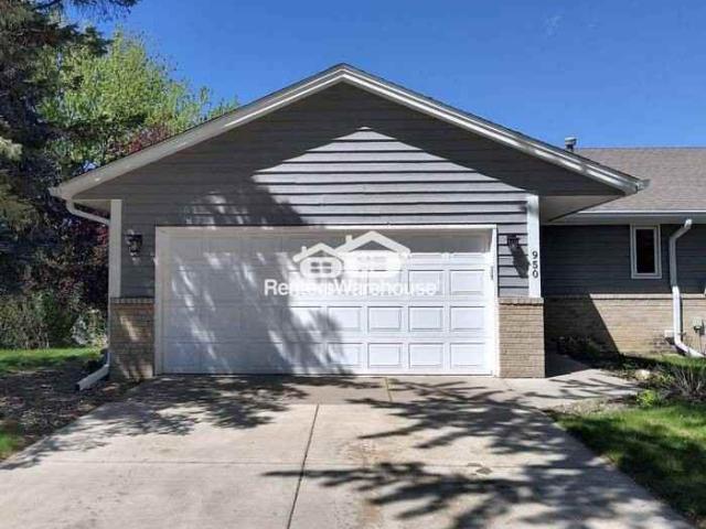 3 Bedroom Home for Rent at 950 Butte Ct, Chanhassen, MN 55317