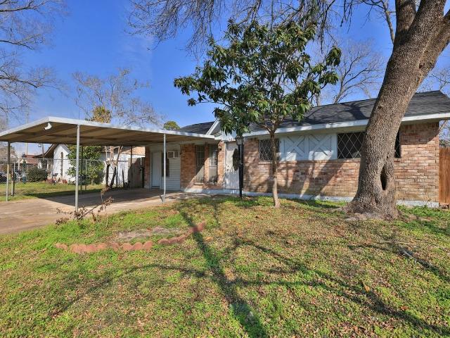 3 Bedroom Home for Rent at 9834 Denning Dr, Houston, TX 77078 East Houston