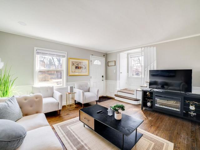 3 Bedroom Home for Rent at 9830 S Yates Blvd #1306462P, Chicago, IL 60617 South Deering