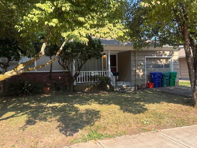 3 Bedroom Home for Rent at 9851 Se 43rd Ave, Milwaukie, OR 97222 Lewelling