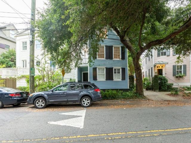 3 Bedroom Home for Rent at 13 Elizabeth St #B, Charleston, SC 29403 Mazyck Wraggborough