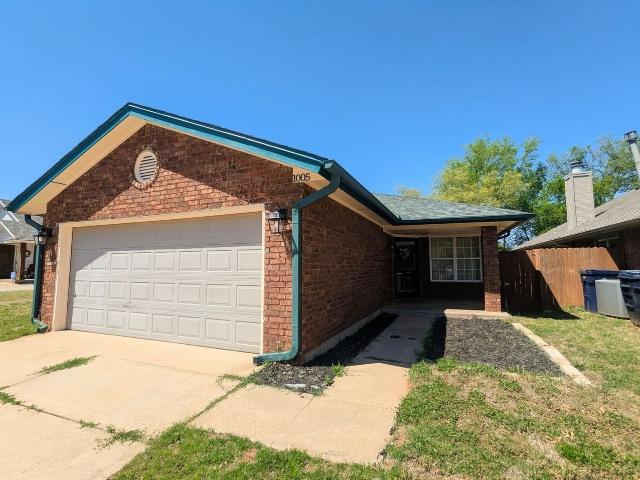 3 Bedroom Home for Rent at 1005 Valley Ct, Edmond, OK 73012