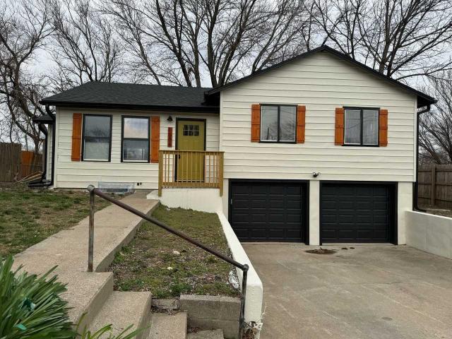 3 Bedroom Home for Rent at 1006 E Hayward Ave, Independence, MO 64050 Benton