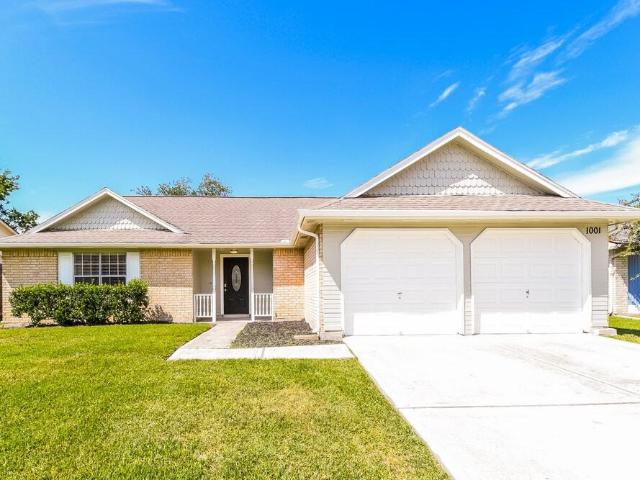 3 Bedroom Home for Rent at 1001 Landing Blvd, League City, TX 77573 The Landing