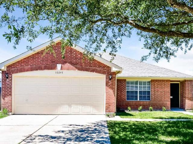 3 Bedroom Home for Rent at 10247 Country Squire Blvd #1, Baytown, TX 77523