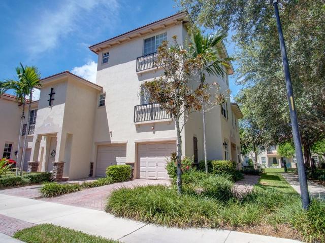 3 Bedroom Home for Rent at 1020 E Longport Cir #F2, Delray Beach, FL 33444
