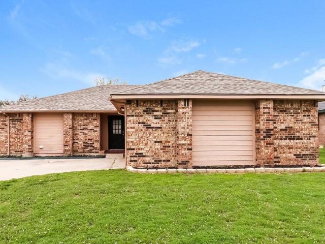 3 Bedroom Home for Rent at 10229 Stoney Bridge Rd, Fort Worth, TX 76108