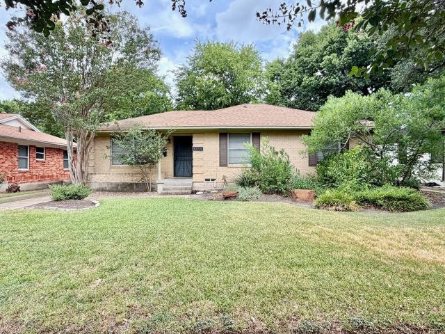 3 Bedroom Home for Rent at 10239 San Juan Ave, Dallas, TX 75228 Casa View Haven