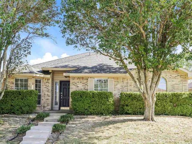 3 Bedroom Home for Rent at 1040 Glencrest Dr, Cedar Hill, TX 75104 Windsor Park